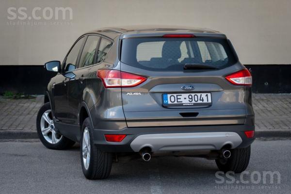 Grey Ford Kuga 2016 in Talsi, with an engine capacity of 2.00 L and mileage of 152 thousand km for 12390 €, photo 4 on AUTOMOTO.COM.LV