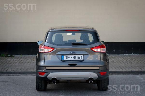 Grey Ford Kuga 2016 in Talsi, with an engine capacity of 2.00 L and mileage of 152 thousand km for 12390 €, photo 5 on AUTOMOTO.COM.LV