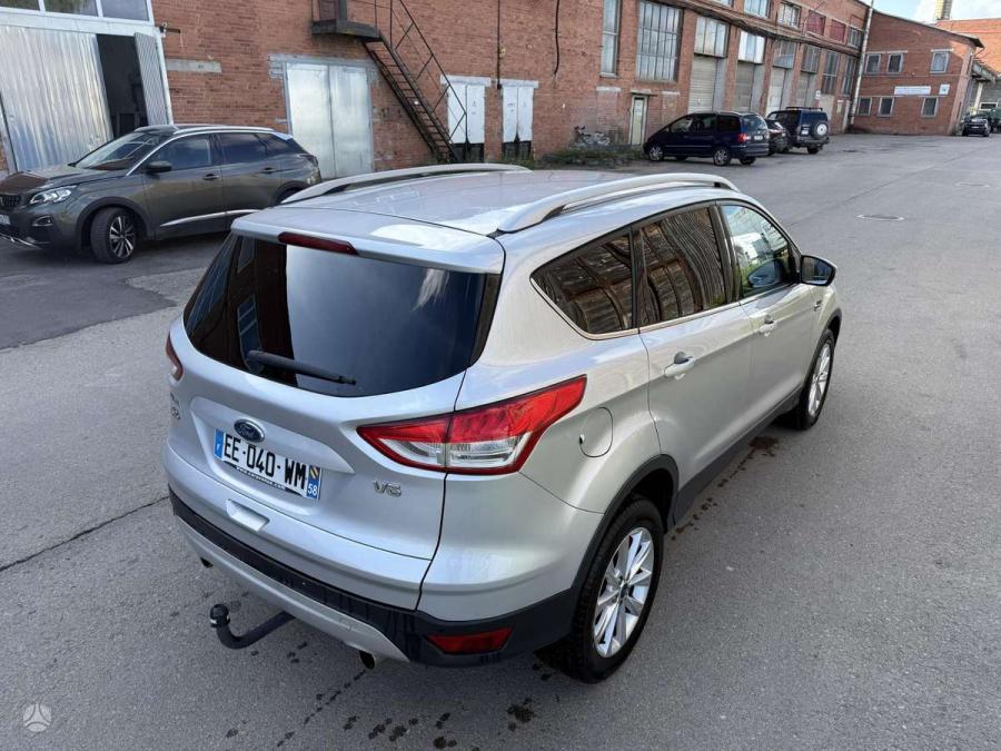 Pelēks Ford Kuga 2016 Alīta, ar dzinēja tilpumu 2.00 L un nobraukumu 176 tūkst. km par 8400 €, foto 3 vietnē AUTOMOTO.COM.LV