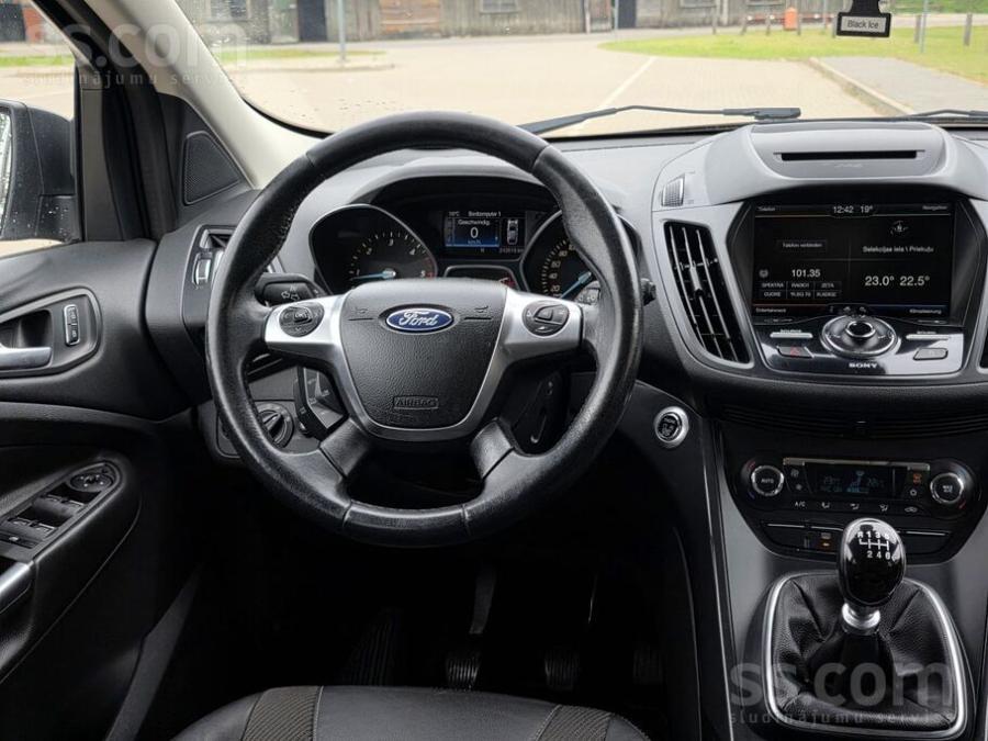 Pelēks Ford Kuga 2016 Cēsis, ar dzinēja tilpumu 2.00 L un nobraukumu 242 tūkst. km par 8950 €, foto 19 vietnē AUTOMOTO.COM.LV