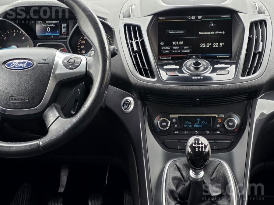 Pelēks Ford Kuga 2016 Cēsis, ar dzinēja tilpumu 2.00 L un nobraukumu 242 tūkst. km par 8950 €, foto 20 vietnē AUTOMOTO.COM.LV