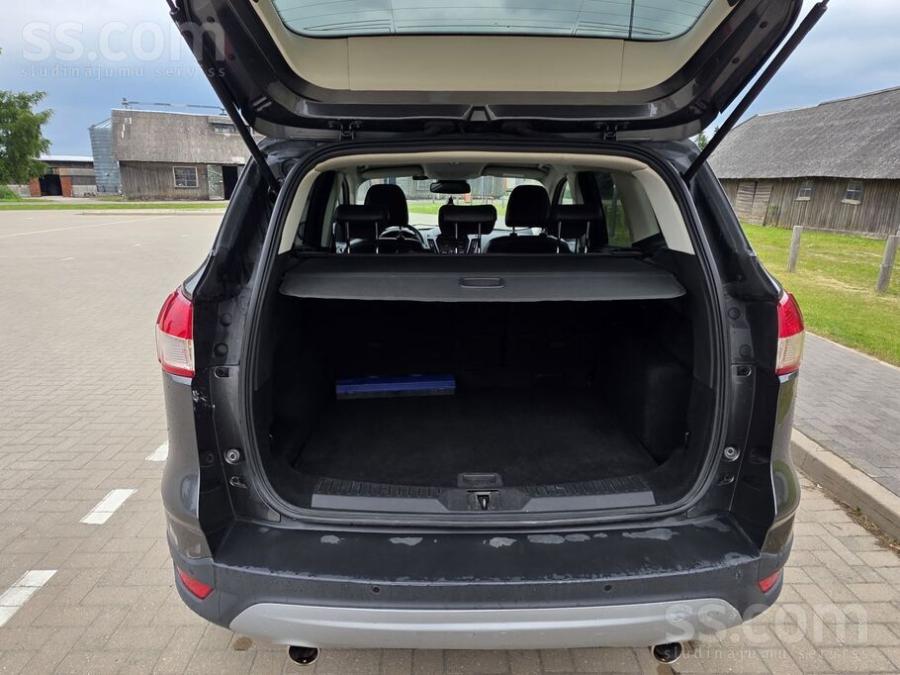 Pelēks Ford Kuga 2016 Cēsis, ar dzinēja tilpumu 2.00 L un nobraukumu 242 tūkst. km par 8950 €, foto 24 vietnē AUTOMOTO.COM.LV