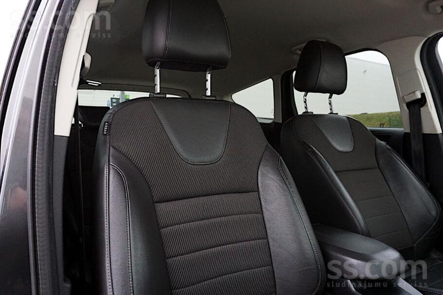 Grey Ford Kuga 2016 in Riga, with an engine capacity of 2.00 L and mileage of 194 thousand km for 8900 €, photo 18 on AUTOMOTO.COM.LV