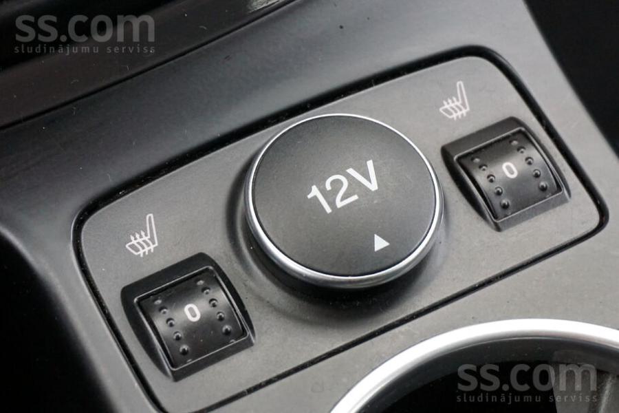 Grey Ford Kuga 2016 in Riga, with an engine capacity of 2.00 L and mileage of 194 thousand km for 8900 €, photo 33 on AUTOMOTO.COM.LV