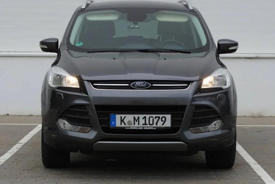 Grey Ford Kuga 2016 in Riga, with an engine capacity of 2.00 L and mileage of 193 thousand km for 8900 €, photo 4 on AUTOMOTO.COM.LV