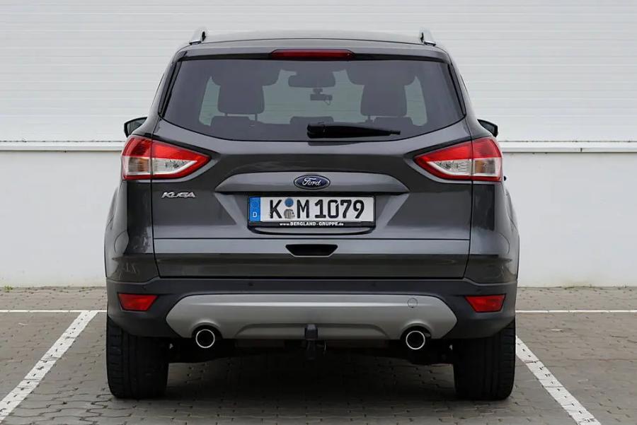 Grey Ford Kuga 2016 in Riga, with an engine capacity of 2.00 L and mileage of 193 thousand km for 8900 €, photo 11 on AUTOMOTO.COM.LV