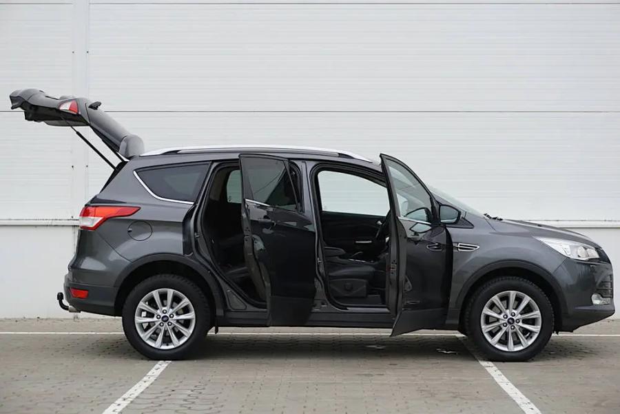 Grey Ford Kuga 2016 in Riga, with an engine capacity of 2.00 L and mileage of 193 thousand km for 8900 €, photo 15 on AUTOMOTO.COM.LV