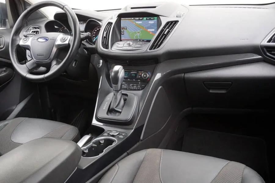 Grey Ford Kuga 2016 in Riga, with an engine capacity of 2.00 L and mileage of 193 thousand km for 8900 €, photo 19 on AUTOMOTO.COM.LV