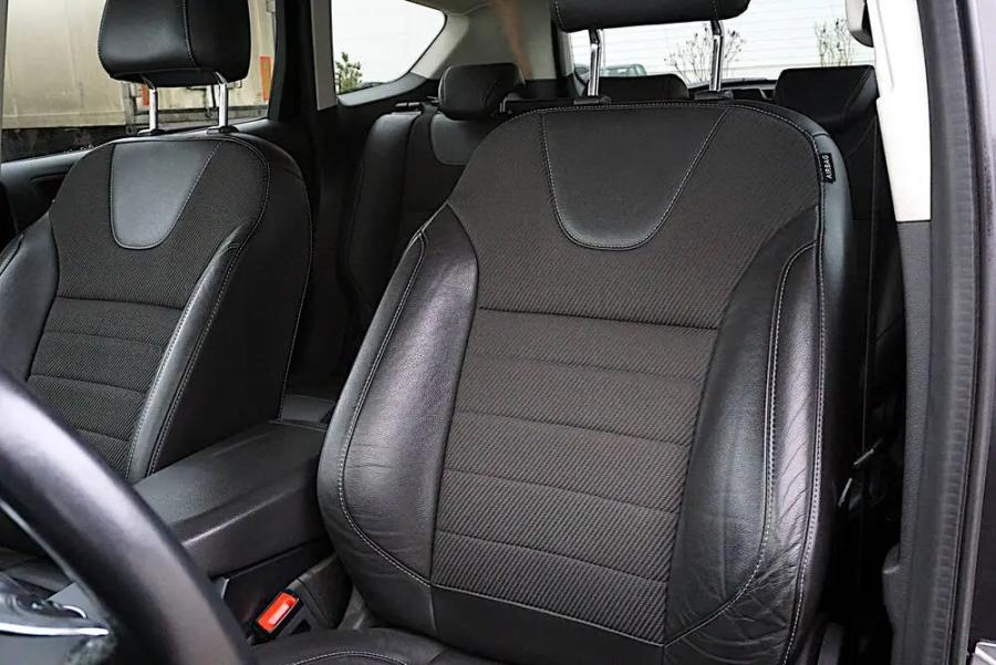 Grey Ford Kuga 2016 in Riga, with an engine capacity of 2.00 L and mileage of 193 thousand km for 8900 €, photo 22 on AUTOMOTO.COM.LV
