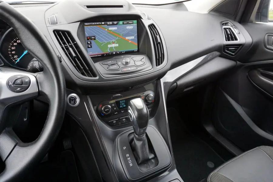 Grey Ford Kuga 2016 in Riga, with an engine capacity of 2.00 L and mileage of 193 thousand km for 8900 €, photo 26 on AUTOMOTO.COM.LV