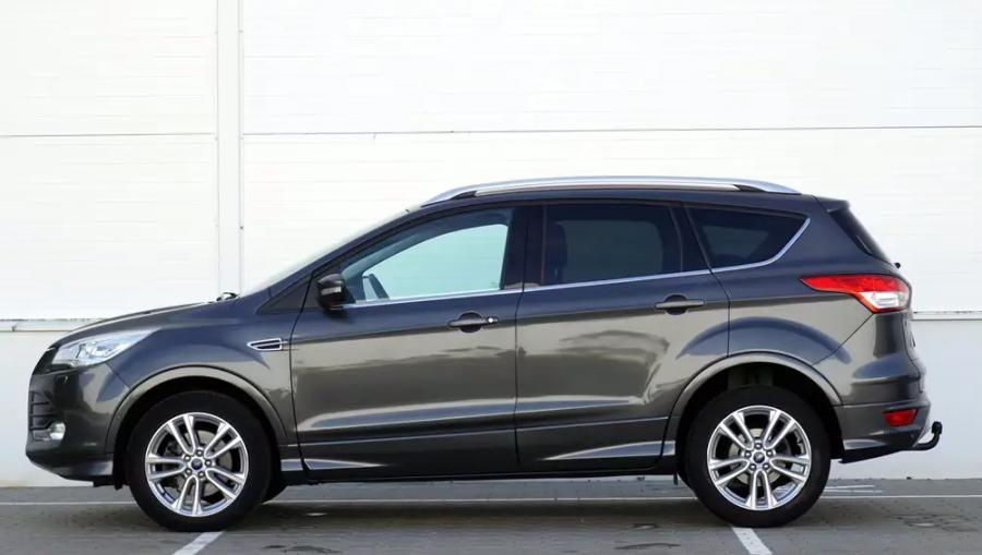 Grey Ford Kuga 2016 in Riga, with an engine capacity of 2.00 L and mileage of 267 thousand km for 10700 €, photo 6 on AUTOMOTO.COM.LV