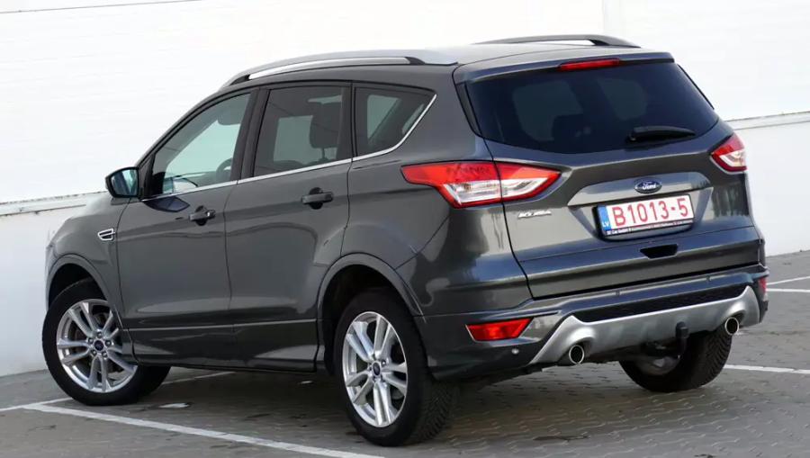 Grey Ford Kuga 2016 in Riga, with an engine capacity of 2.00 L and mileage of 267 thousand km for 10700 €, photo 9 on AUTOMOTO.COM.LV