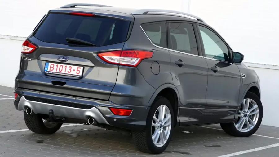 Grey Ford Kuga 2016 in Riga, with an engine capacity of 2.00 L and mileage of 267 thousand km for 10700 €, photo 11 on AUTOMOTO.COM.LV