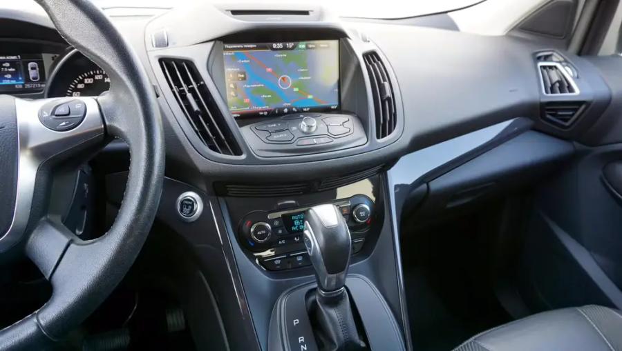 Grey Ford Kuga 2016 in Riga, with an engine capacity of 2.00 L and mileage of 267 thousand km for 10700 €, photo 24 on AUTOMOTO.COM.LV