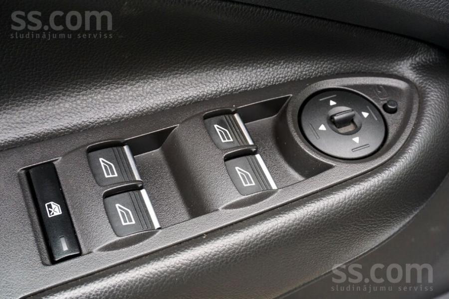 Pelēks Ford Kuga 2016 Rīga, ar dzinēja tilpumu 2.00 L un nobraukumu 194 tūkst. km par 8900 €, foto 32 vietnē AUTOMOTO.COM.LV