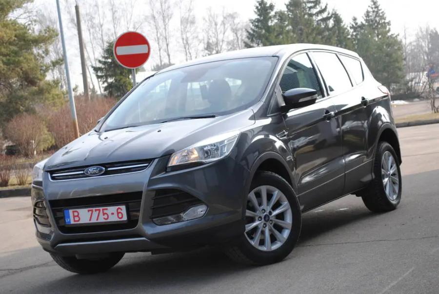 Grey Ford Kuga 2016 in Riga, with an engine capacity of 1.50 L and mileage of 157 thousand km for 8590 €, photo 1 on AUTOMOTO.COM.LV