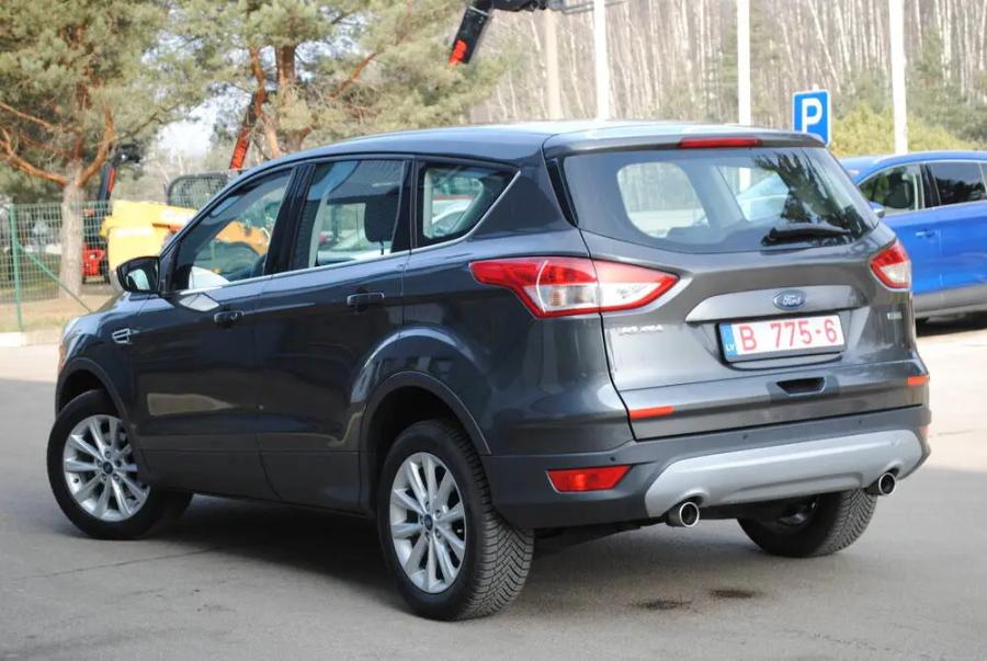 Grey Ford Kuga 2016 in Riga, with an engine capacity of 1.50 L and mileage of 157 thousand km for 8590 €, photo 4 on AUTOMOTO.COM.LV