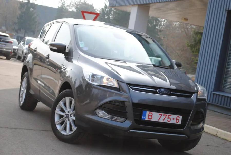 Grey Ford Kuga 2016 in Riga, with an engine capacity of 1.50 L and mileage of 157 thousand km for 8590 €, photo 5 on AUTOMOTO.COM.LV
