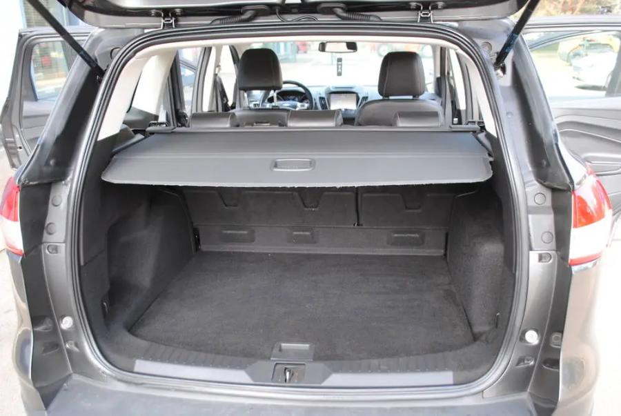 Grey Ford Kuga 2016 in Riga, with an engine capacity of 1.50 L and mileage of 157 thousand km for 8590 €, photo 10 on AUTOMOTO.COM.LV