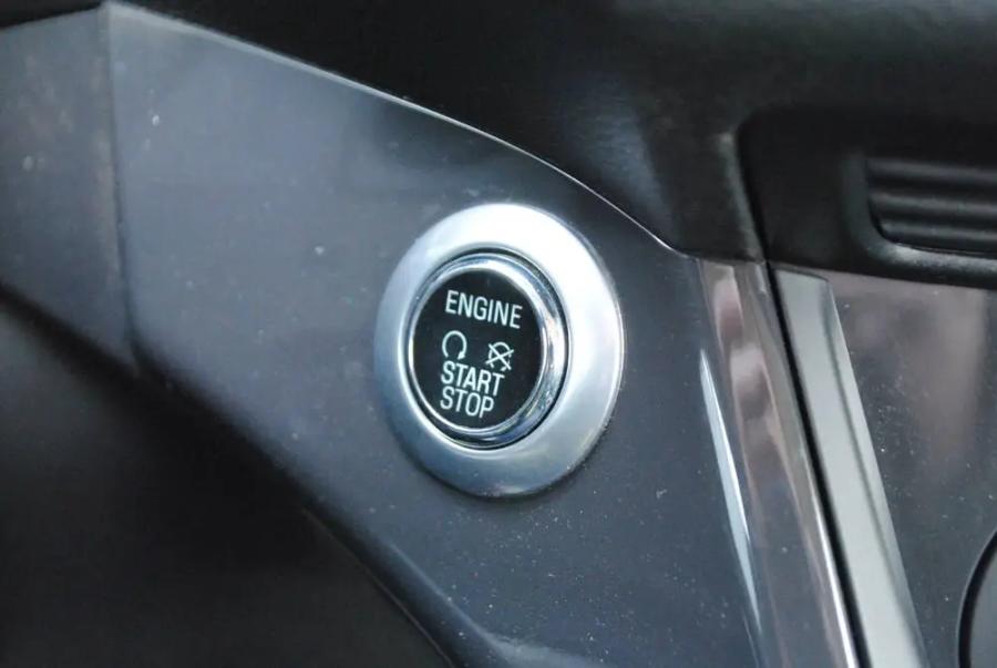 Grey Ford Kuga 2016 in Riga, with an engine capacity of 1.50 L and mileage of 157 thousand km for 8590 €, photo 23 on AUTOMOTO.COM.LV