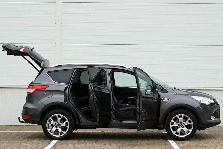 Pelēks Ford Kuga 2016 Rīga, ar dzinēja tilpumu 2.00 L un nobraukumu 162 tūkst. km par 7600 €, foto 14 vietnē AUTOMOTO.COM.LV