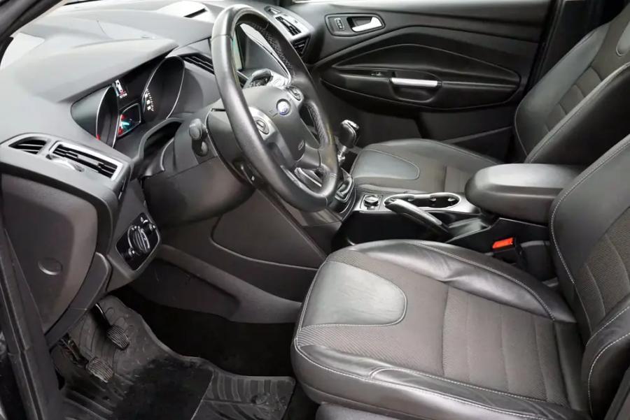 Pelēks Ford Kuga 2016 Rīga, ar dzinēja tilpumu 2.00 L un nobraukumu 162 tūkst. km par 7600 €, foto 21 vietnē AUTOMOTO.COM.LV