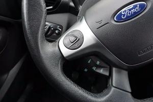 Pelēks Ford Kuga 2016 Rīga, ar dzinēja tilpumu 2.00 L un nobraukumu 162 tūkst. km par 7600 €, foto 24 vietnē AUTOMOTO.COM.LV