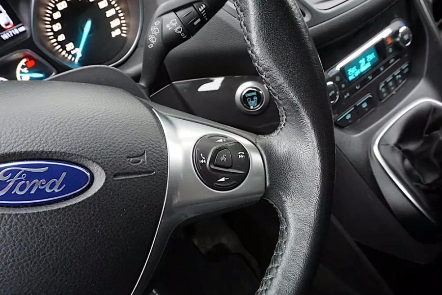 Pelēks Ford Kuga 2016 Rīga, ar dzinēja tilpumu 2.00 L un nobraukumu 162 tūkst. km par 7600 €, foto 26 vietnē AUTOMOTO.COM.LV