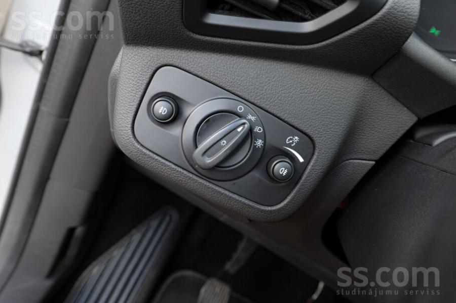 Pelēks Ford Kuga 2016 Jelgava, ar dzinēja tilpumu 1.50 L un nobraukumu 0 tūkst. km par 10990 €, foto 26 vietnē AUTOMOTO.COM.LV