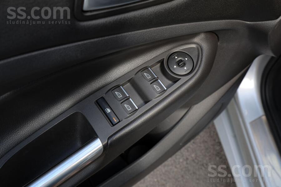 Pelēks Ford Kuga 2016 Jelgava, ar dzinēja tilpumu 1.50 L un nobraukumu 0 tūkst. km par 10990 €, foto 27 vietnē AUTOMOTO.COM.LV