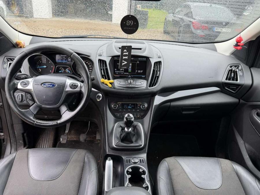 Pelēks Ford Kuga 2016 Viļņa, ar dzinēja tilpumu 2.00 L un nobraukumu 263 tūkst. km par 4500 €, foto 15 vietnē AUTOMOTO.COM.LV