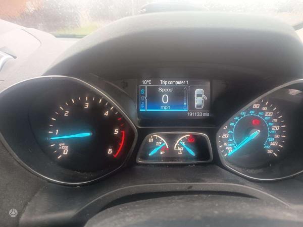Grey Ford Kuga 2016 in Sirvintos, with an engine capacity of 2.00 L and mileage of 191 thousand km for 3267 €, photo 9 on AUTOMOTO.COM.LV