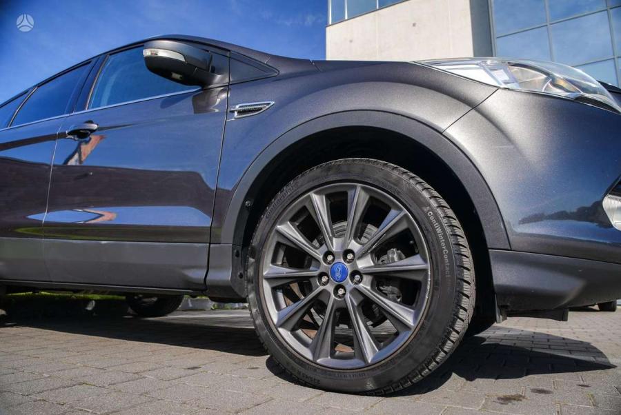 Grey Ford Kuga 2016 in Marijampole, with an engine capacity of 2.00 L and mileage of 236 thousand km for 7750 €, photo 5 on AUTOMOTO.COM.LV