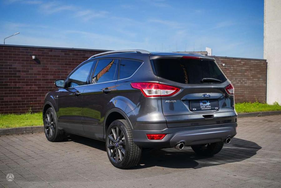 Grey Ford Kuga 2016 in Marijampole, with an engine capacity of 2.00 L and mileage of 236 thousand km for 7750 €, photo 7 on AUTOMOTO.COM.LV
