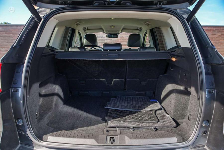 Grey Ford Kuga 2016 in Marijampole, with an engine capacity of 2.00 L and mileage of 236 thousand km for 7750 €, photo 11 on AUTOMOTO.COM.LV
