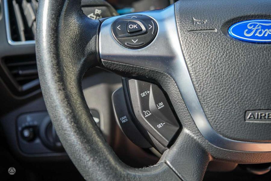 Grey Ford Kuga 2016 in Marijampole, with an engine capacity of 2.00 L and mileage of 236 thousand km for 7750 €, photo 20 on AUTOMOTO.COM.LV