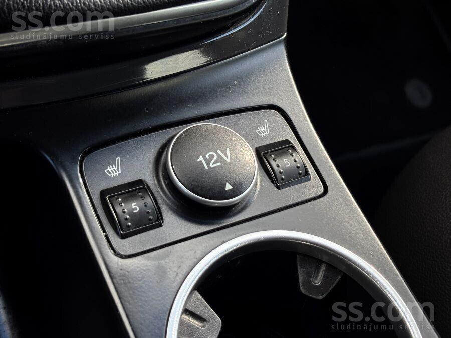 Grey Ford Kuga 2016 in Riga, with an engine capacity of 1.50 L and mileage of 143 thousand km for 8650 €, photo 19 on AUTOMOTO.COM.LV