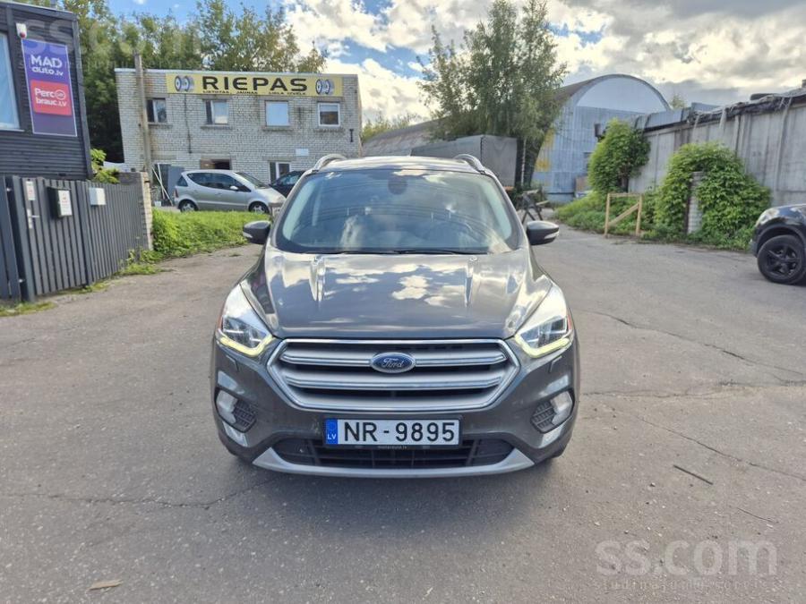Pelēks Ford Kuga 2016 Rīga, ar dzinēja tilpumu 2.00 L un nobraukumu 133 tūkst. km par 10990 €, foto 4 vietnē AUTOMOTO.COM.LV