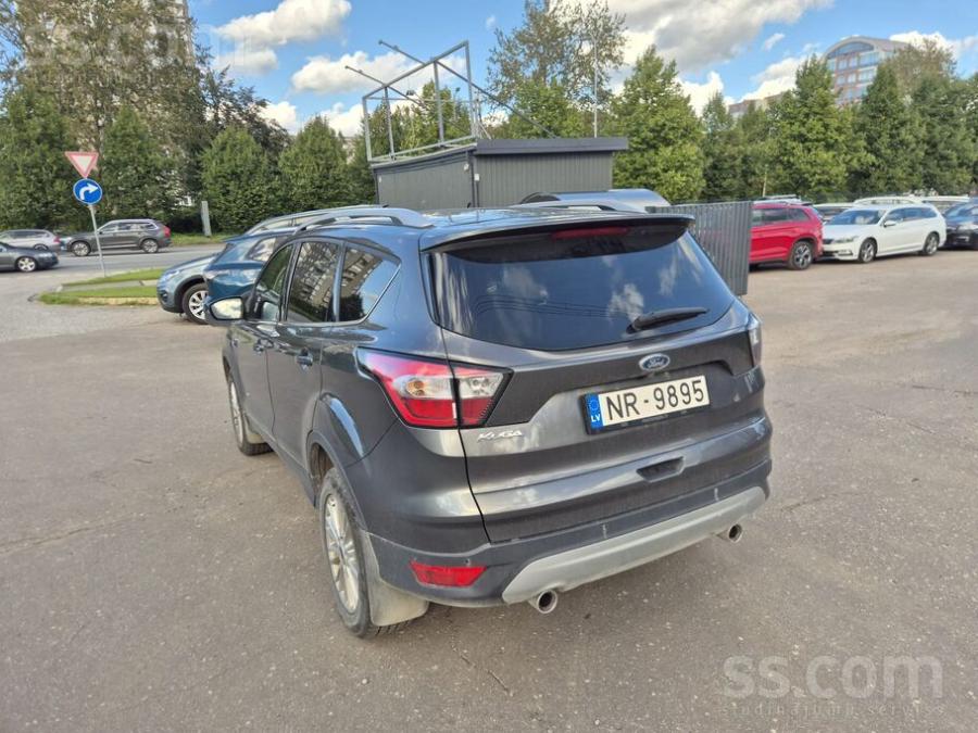 Pelēks Ford Kuga 2016 Rīga, ar dzinēja tilpumu 2.00 L un nobraukumu 133 tūkst. km par 10990 €, foto 9 vietnē AUTOMOTO.COM.LV