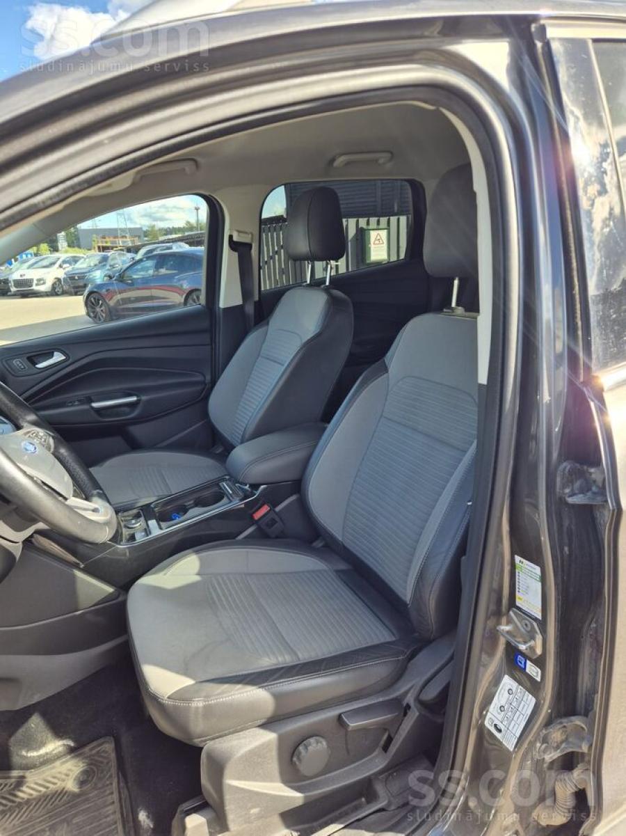 Pelēks Ford Kuga 2016 Rīga, ar dzinēja tilpumu 2.00 L un nobraukumu 133 tūkst. km par 10990 €, foto 15 vietnē AUTOMOTO.COM.LV