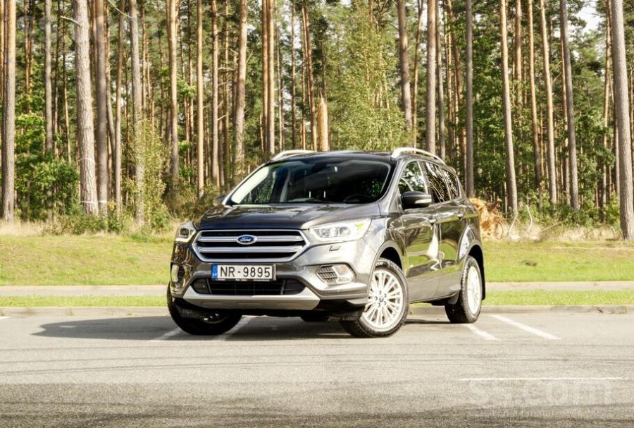 Grey Ford Kuga 2016 in Riga, with an engine capacity of 2.00 L and mileage of 133 thousand km for 10990 €, photo 1 on AUTOMOTO.COM.LV