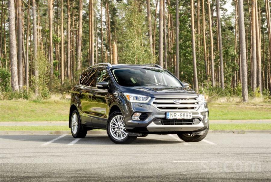 Grey Ford Kuga 2016 in Riga, with an engine capacity of 2.00 L and mileage of 133 thousand km for 10990 €, photo 3 on AUTOMOTO.COM.LV
