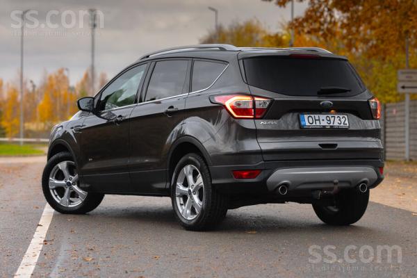 Grey Ford Kuga 2017 in Jelgava, with an engine capacity of 2.00 L and mileage of 216 thousand km for 13900 €, photo 4 on AUTOMOTO.COM.LV
