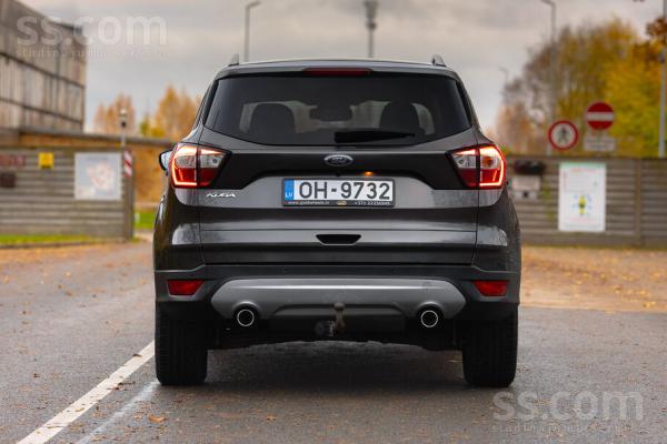 Grey Ford Kuga 2017 in Jelgava, with an engine capacity of 2.00 L and mileage of 216 thousand km for 13900 €, photo 6 on AUTOMOTO.COM.LV