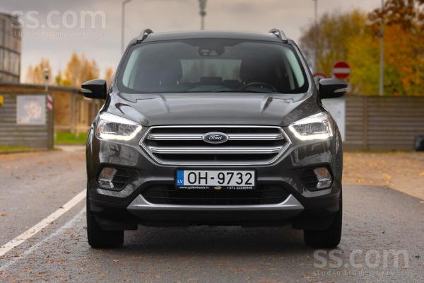 Pelēks Ford Kuga 2017 Jelgava, ar dzinēja tilpumu 2.00 L un nobraukumu 216 tūkst. km par 13900 €, foto 3 vietnē AUTOMOTO.COM.LV
