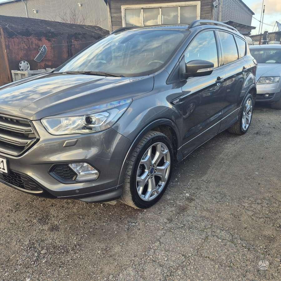 Grey Ford Kuga 2017 in Kaunas, with an engine capacity of 1.60 L and mileage of 109 thousand km for 12900 €, photo 1 on AUTOMOTO.COM.LV