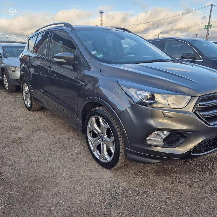 Grey Ford Kuga 2017 in Kaunas, with an engine capacity of 1.60 L and mileage of 109 thousand km for 12900 €, photo 2 on AUTOMOTO.COM.LV