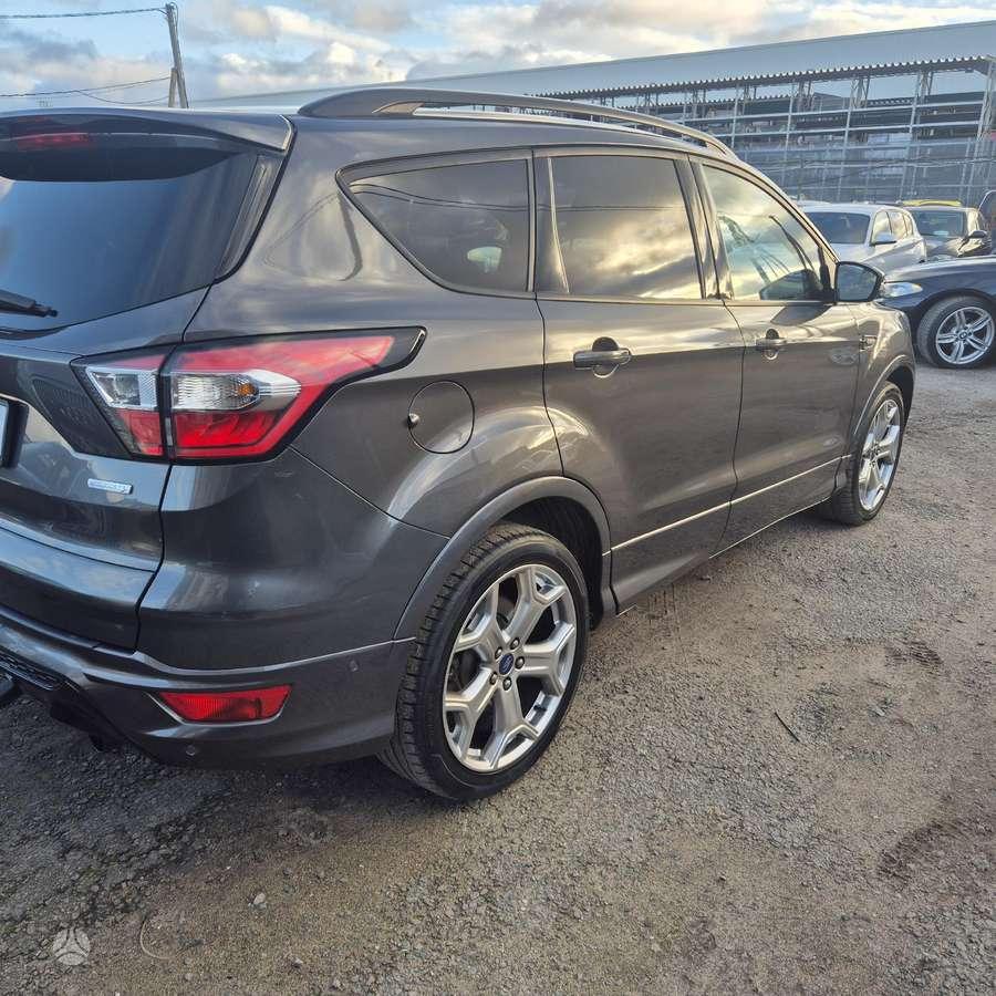 Grey Ford Kuga 2017 in Kaunas, with an engine capacity of 1.60 L and mileage of 109 thousand km for 12900 €, photo 3 on AUTOMOTO.COM.LV