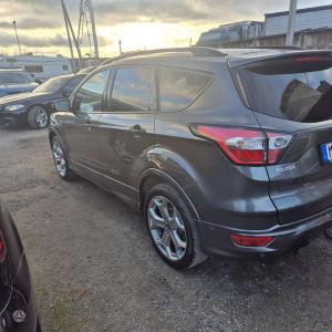 Grey Ford Kuga 2017 in Kaunas, with an engine capacity of 1.60 L and mileage of 109 thousand km for 12900 €, photo 4 on AUTOMOTO.COM.LV