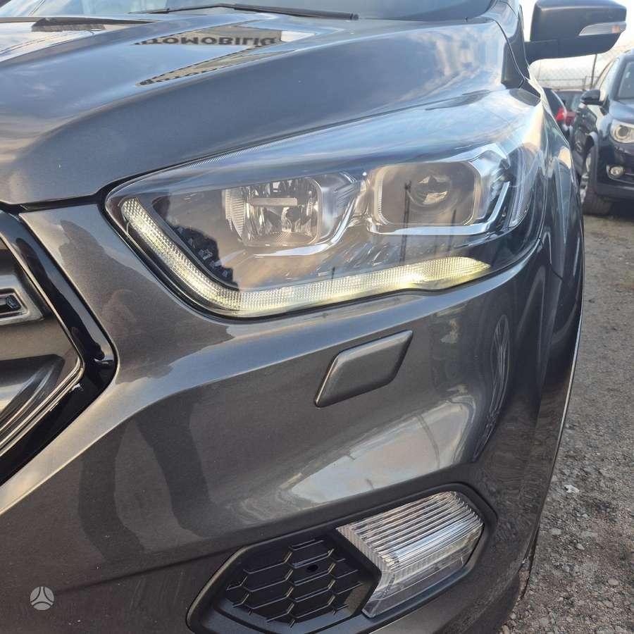 Grey Ford Kuga 2017 in Kaunas, with an engine capacity of 1.60 L and mileage of 109 thousand km for 12900 €, photo 5 on AUTOMOTO.COM.LV